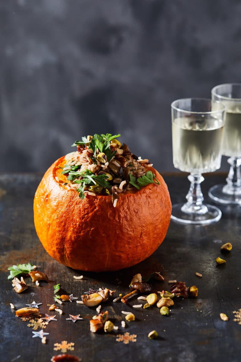 Gevulde pompoen met gemengde rijst en paddenstoelen | Miljuschka