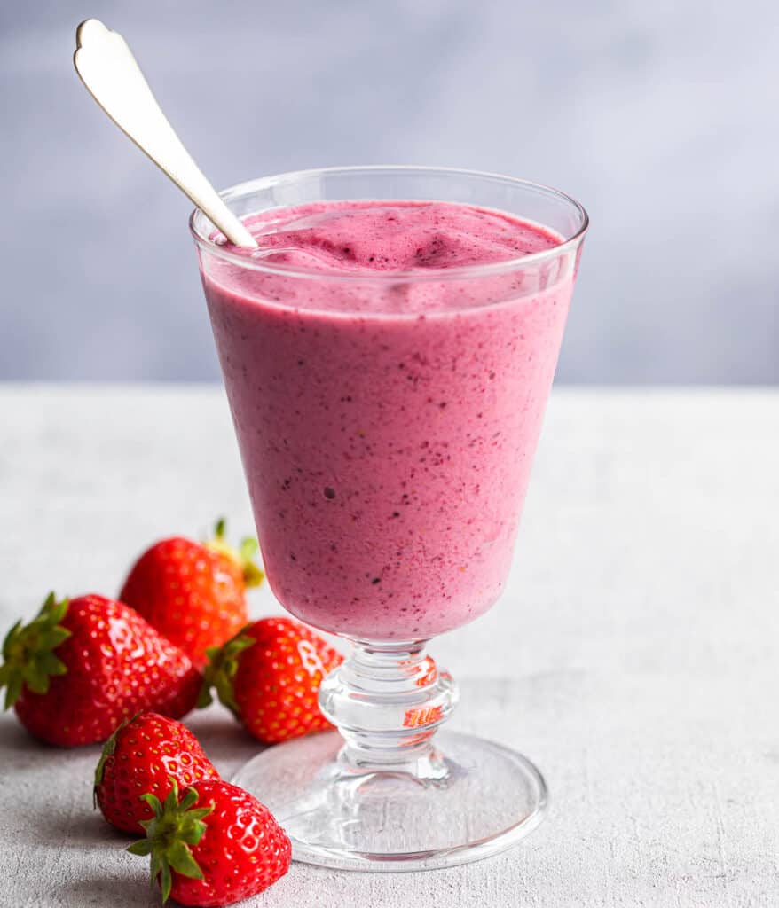 Rood fruit smoothie recept, smoothie maken met diepvriesfruit | Miljuschka