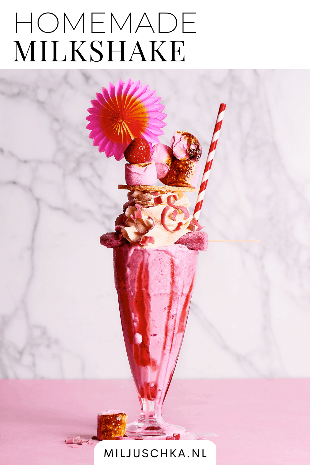 Homemade aardbeien milkshake met ruby chocolade - Miljuschka