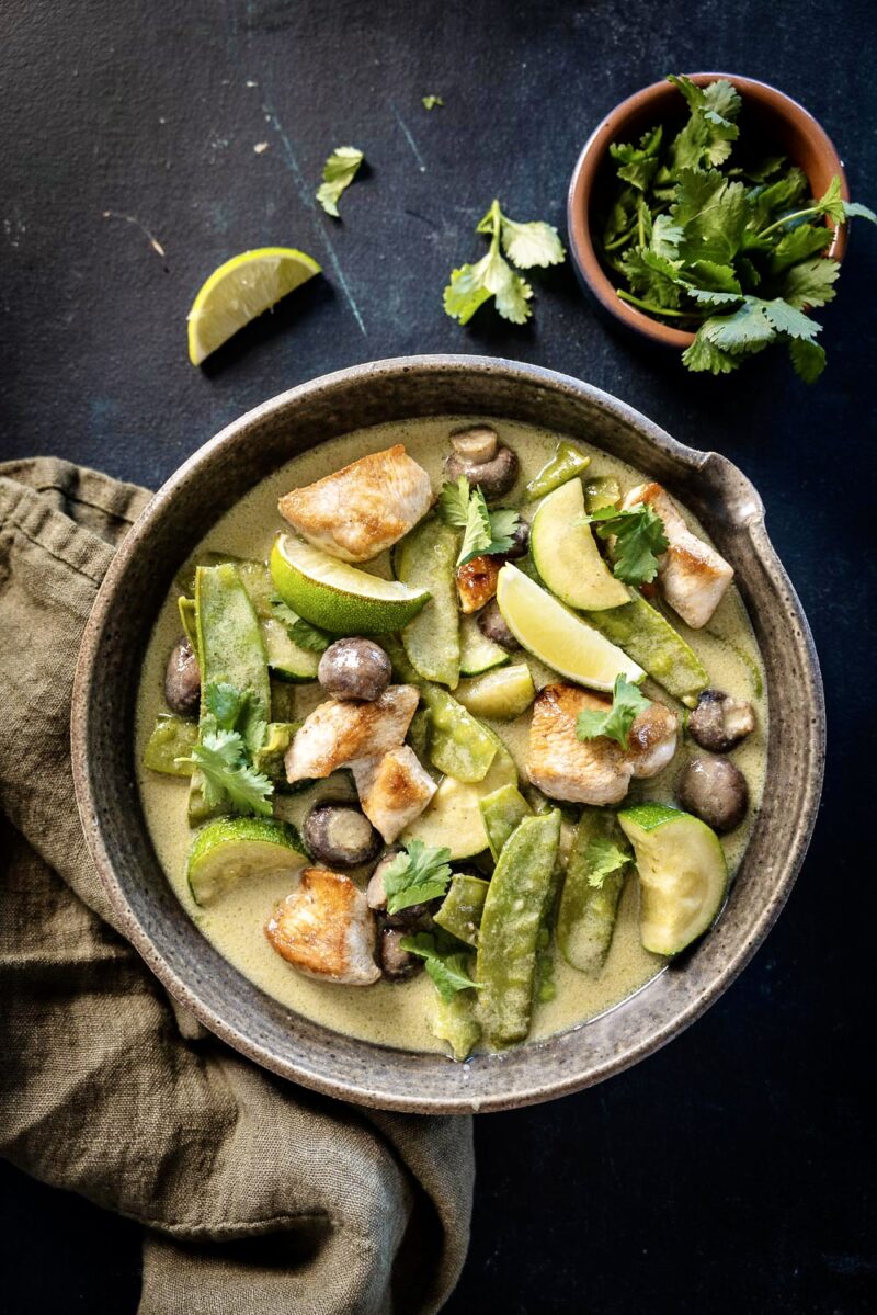 Hartverwarmende gele curry met kipgehaktballen | Miljuschka