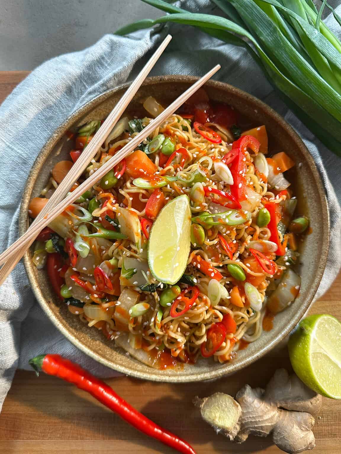 Eenpans udon noedels met garnalen recept | Miljuschka