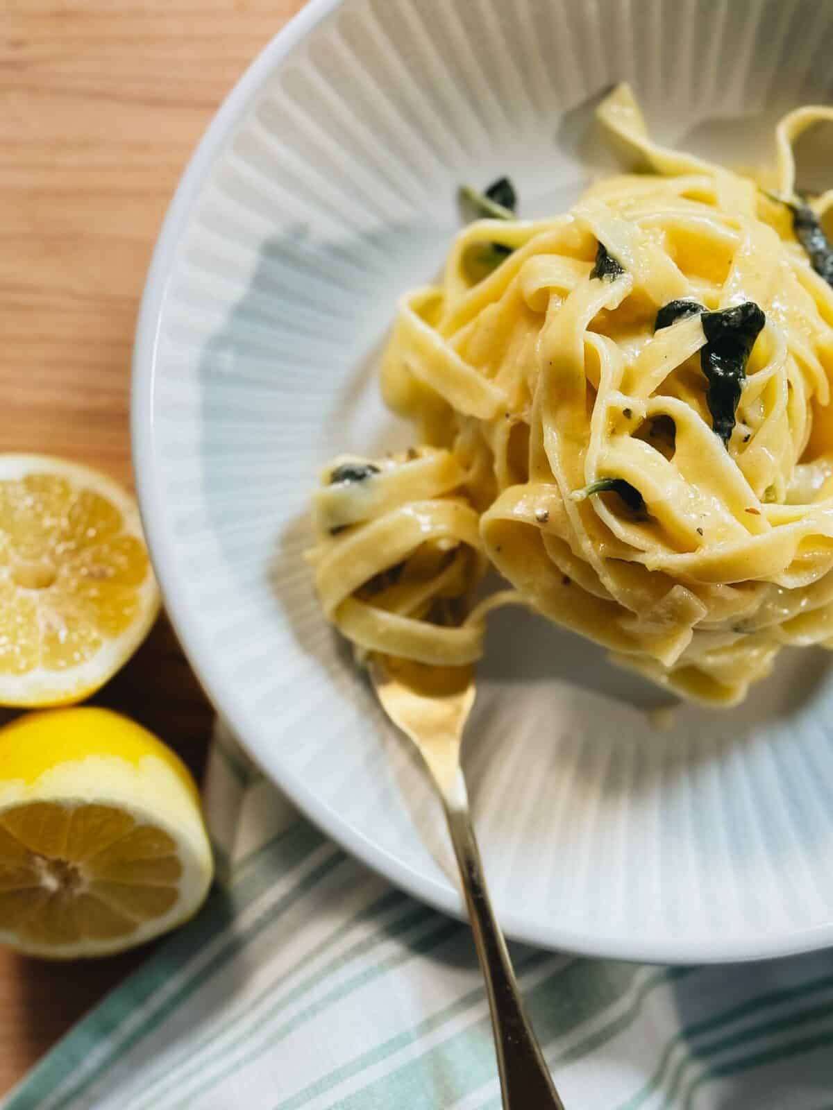 Pasta pesto recept: Pasta recept in 15 minuten: Pasta pesto | Miljuschka