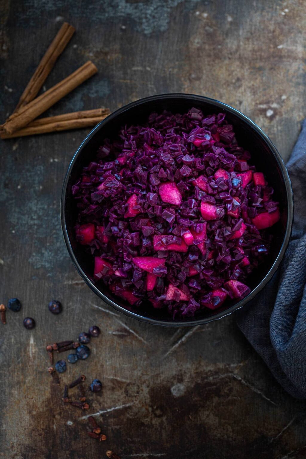 Zomerse rode kool salade met appel recept